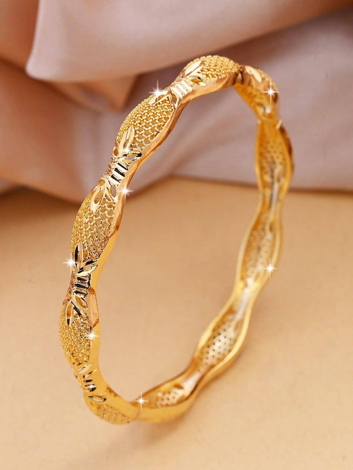 Velu's Chakrawarthy Jewellers | Gold, Silver & Diamond Jewellery in Salem